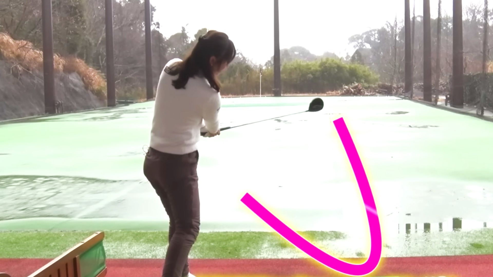 飛距離の出るドローボールを打つために重要なことを女子プロゴルファーがレッスン！（AKI GOLF） - エキスパート - Yahoo!ニュース