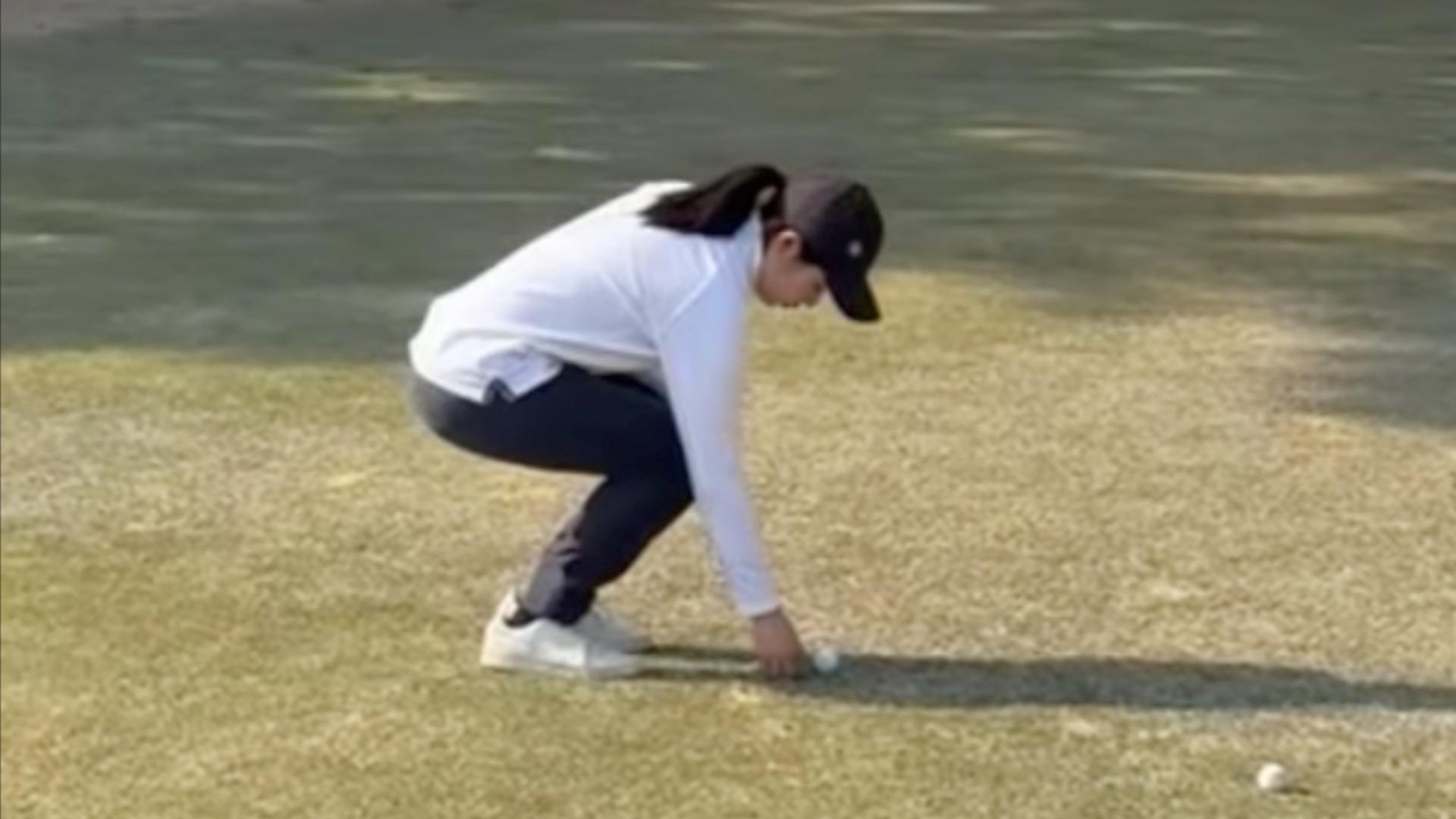 他のプレイヤーのショットの邪魔になる場合、自分の球を拾い上げることはできる？ルールを詳しく解説します（AKI GOLF） - エキスパート - Yahoo!ニュース