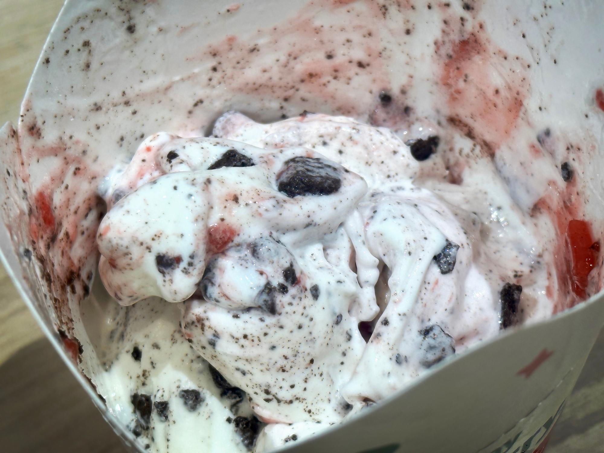 【マック新作】11月19日発売「マックフルーリー 苺 オレオクッキー」を食べてみた感想（グルメバカごろり） - エキスパート - Yahoo!ニュース