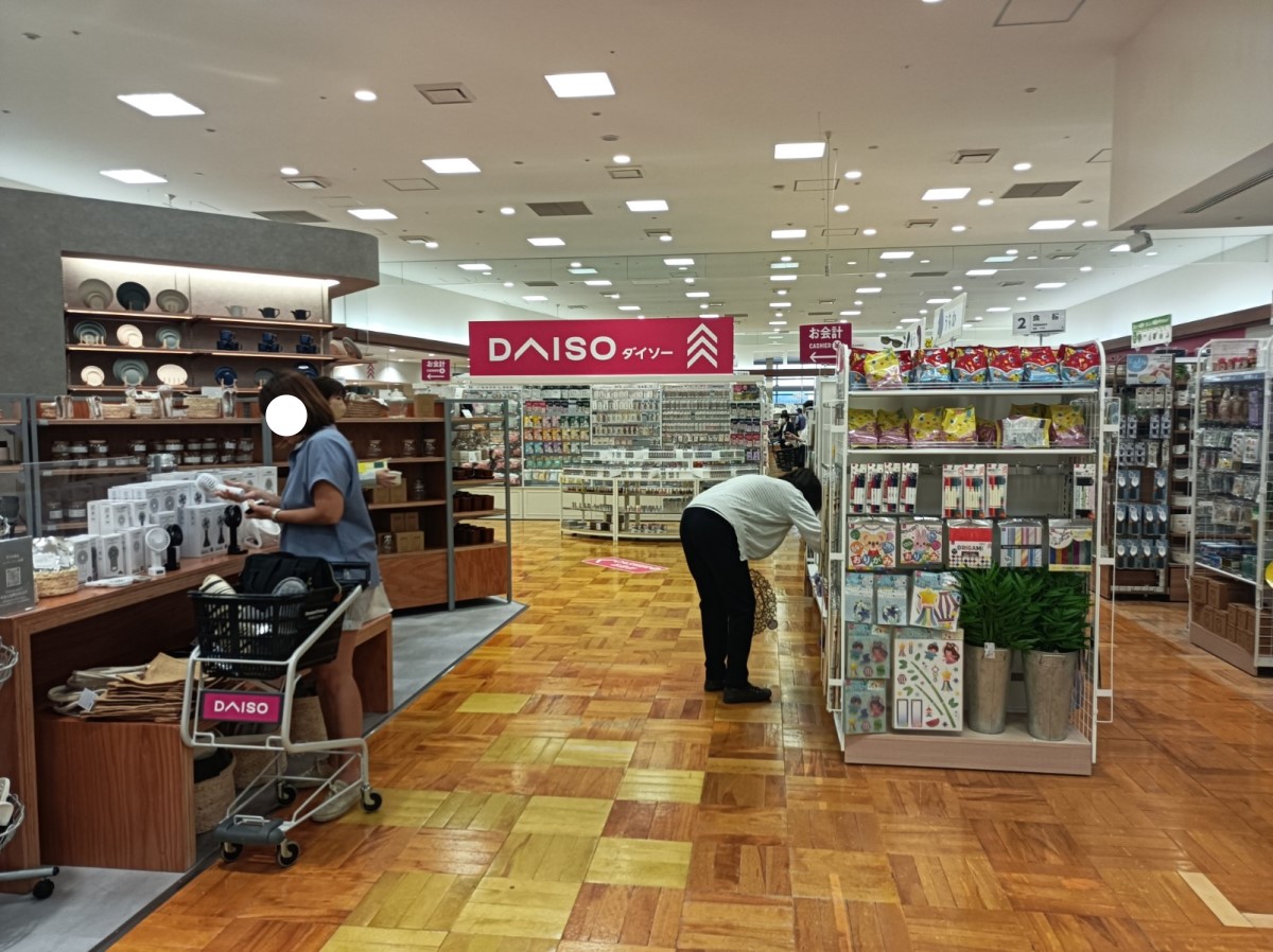 【福岡市】場所は…なんと！ 福岡三越の最上階！ DAISOの3ブランドがラシック福岡天神にオープン！（hideko） - エキスパート - Yahoo!ニュース