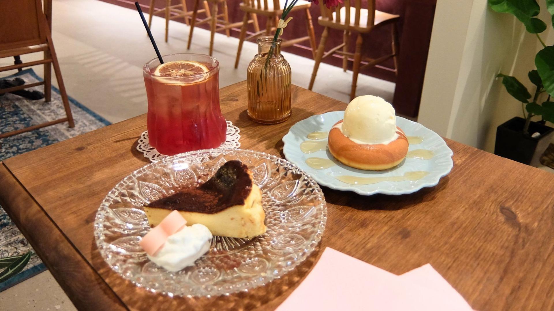 【福岡市】中央区警固に朝から夜まで様々なシーンで利用できるアンティークな隠れ家カフェがオープン！（hideko） - エキスパート - Yahoo!ニュース