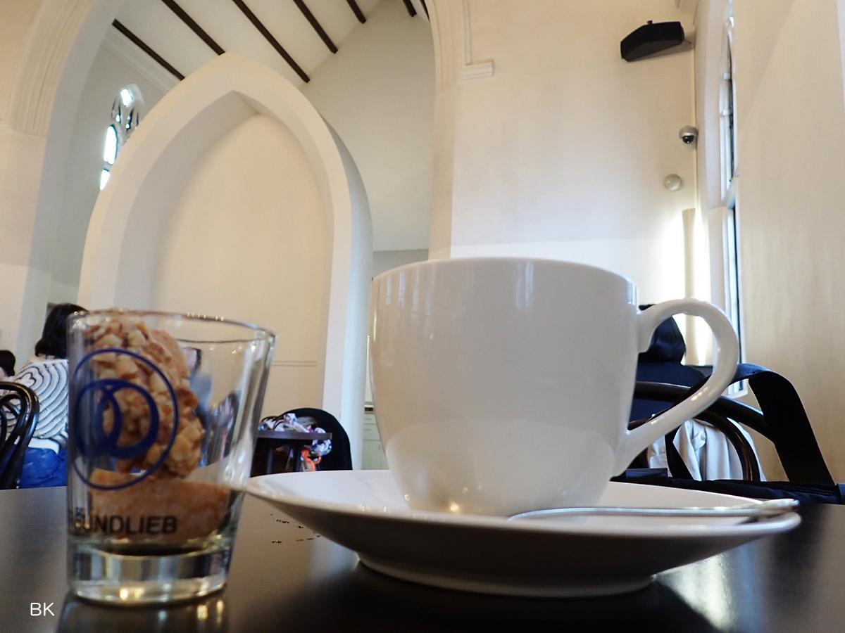 【神戸市】フロインドリーブの"裏庭"で 冬前に咲き残るバラが楽しめるかも（Best Kobe） - エキスパート - Yahoo!ニュース