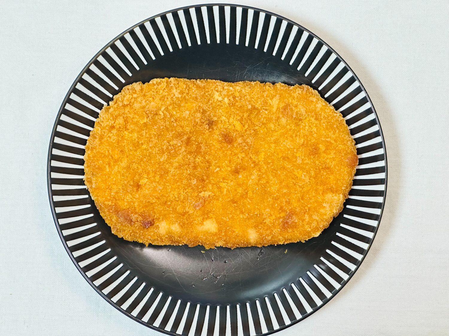 ローソン新作「メガコロッケ」実食レビュー！全長17cm・229gの巨大コロッケが195円！？（ネタフル） - エキスパート - Yahoo!ニュース