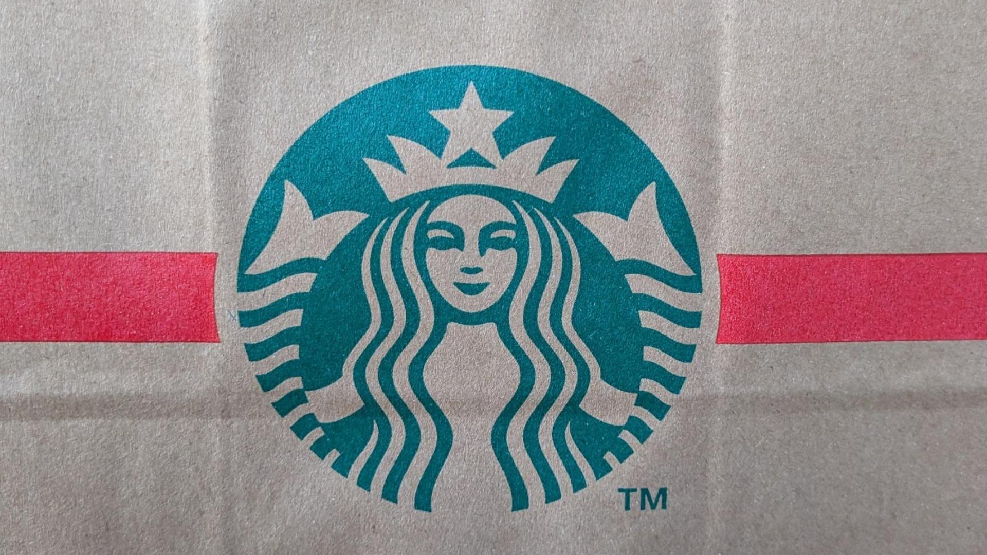 1000円分のチケット付！スタバ新作の爆売れ「ホリデー限定・大容量タンブラー」が便利でかわいすぎる！（コーヒーソムリエKazu） - エキスパート - Yahoo!ニュース