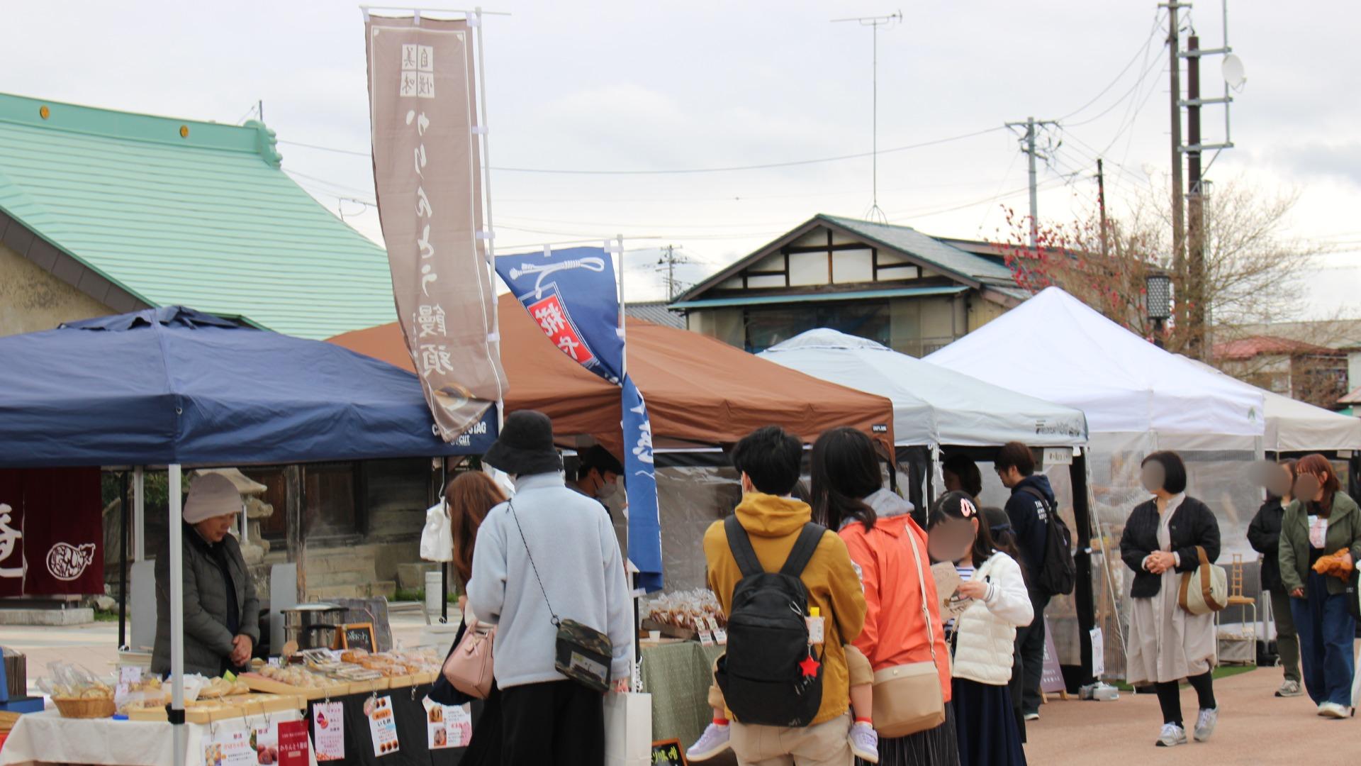【須賀川市】地元グルメを満喫！青空の下でにぎわう定期市Rojimaをレポート（久和形愛美） - エキスパート - Yahoo!ニュース