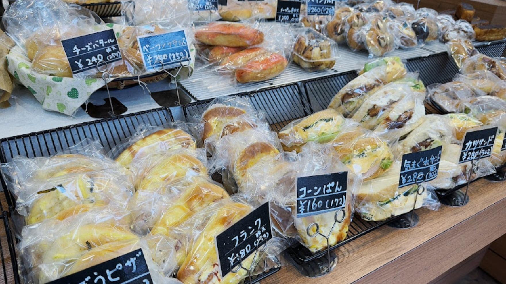 【佐倉市】アップルパイが人気！ 志津駅前ロータリー「パピヨン」はお手頃価格のパン屋さん（Maguo） - エキスパート - Yahoo!ニュース