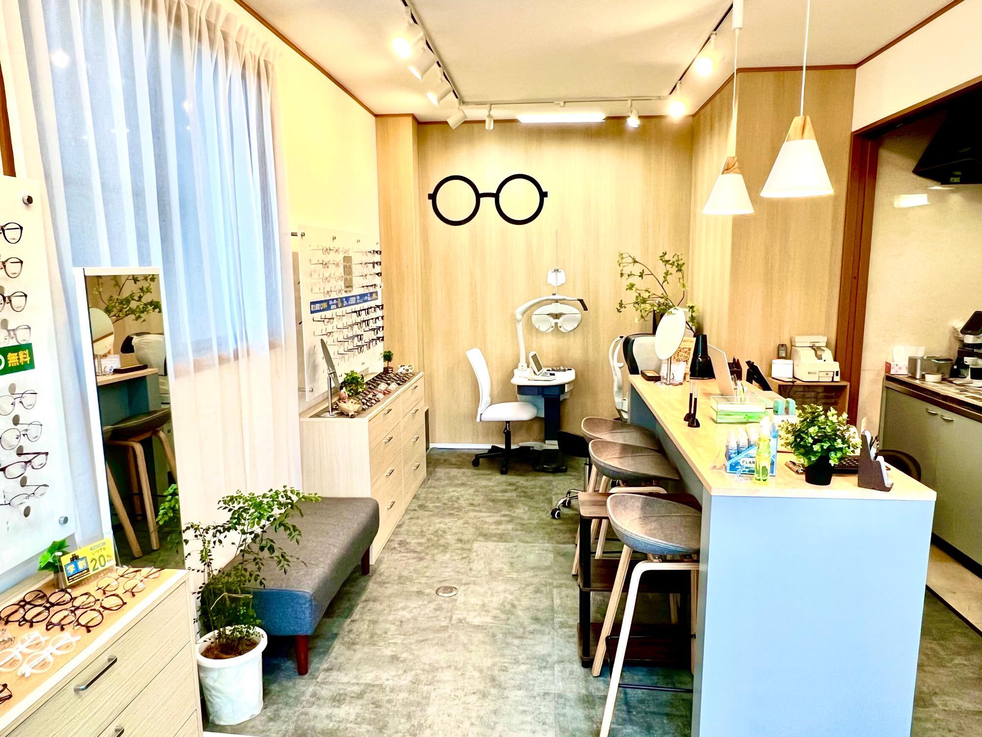 【大津市】メガネ一式￥3,500！！コスパ良しメガネ専門店が安すぎる春の特価市を開催（Sari） - エキスパート - Yahoo!ニュース