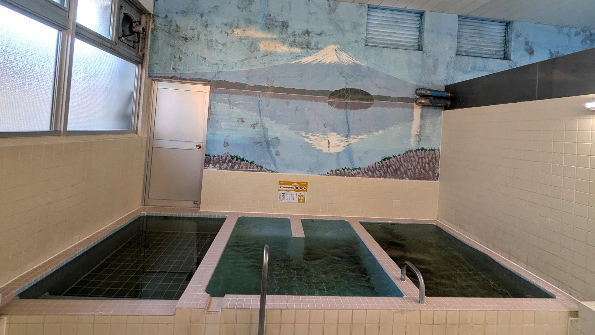 石和で二番目に旨い正油ラーメン!? 食堂の奥に湧くご主人自慢の自家源泉「公衆浴場 石和温泉」（satochin） - エキスパート - Yahoo!ニュース