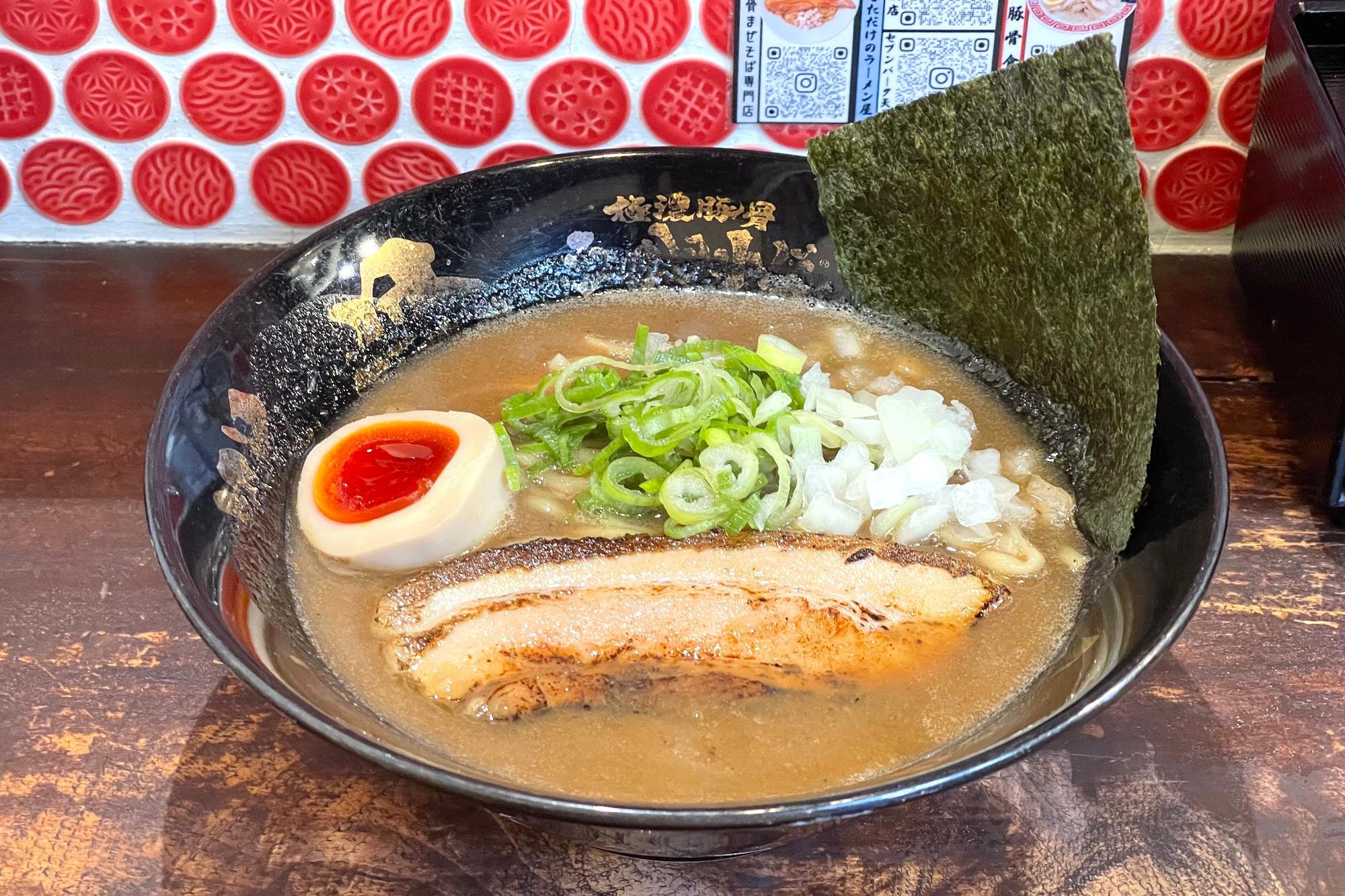 大阪市・福島】激戦区を代表する豚骨ラーメンは大幅に進化してい 大阪市・福島】激戦区を代表する豚骨ラーメンは大幅に進化してい