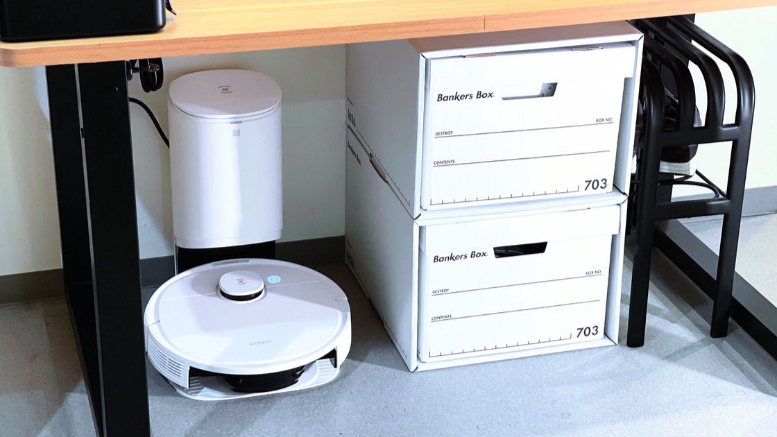 最新ロボット掃除機がスゴイ!自動ごみ収集に3D物体回避 ECOVACS 最新ロボット掃除機がスゴイ!自動ごみ収集に3D物体回避 ECOVACS