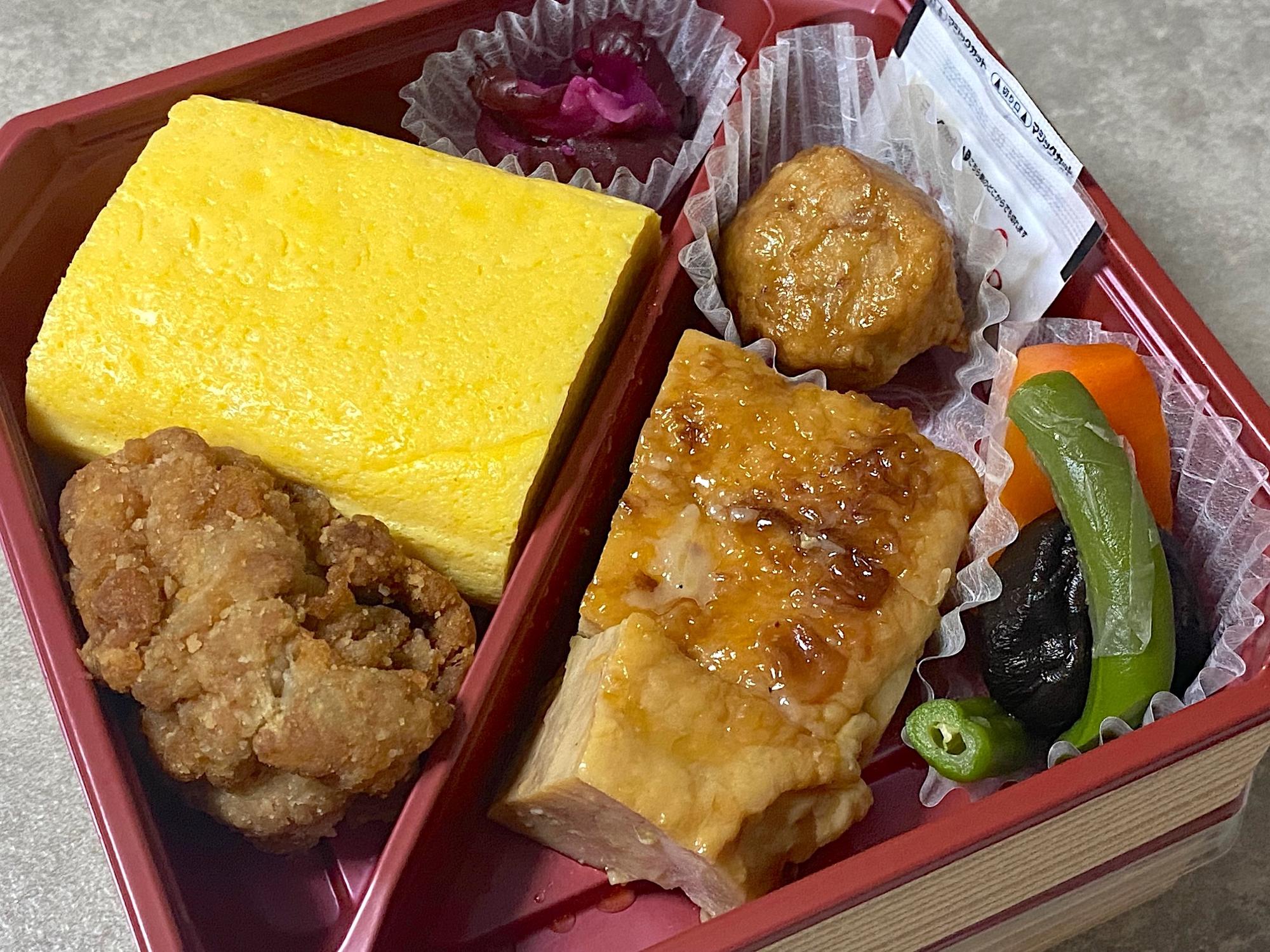 【名古屋駅】車窓食堂「二段重 山 ~鶏とだし巻卵~」鶏の美味しさを存分に堪能!(土庄雄平) エキスパート Yahooニュース