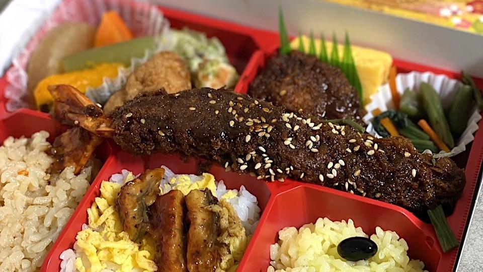 【名古屋駅】車窓食堂の駅弁の決定版!巨大エビフライときいはん入り「名古屋味めぐり」(土庄雄平) エキスパート Yahooニュース