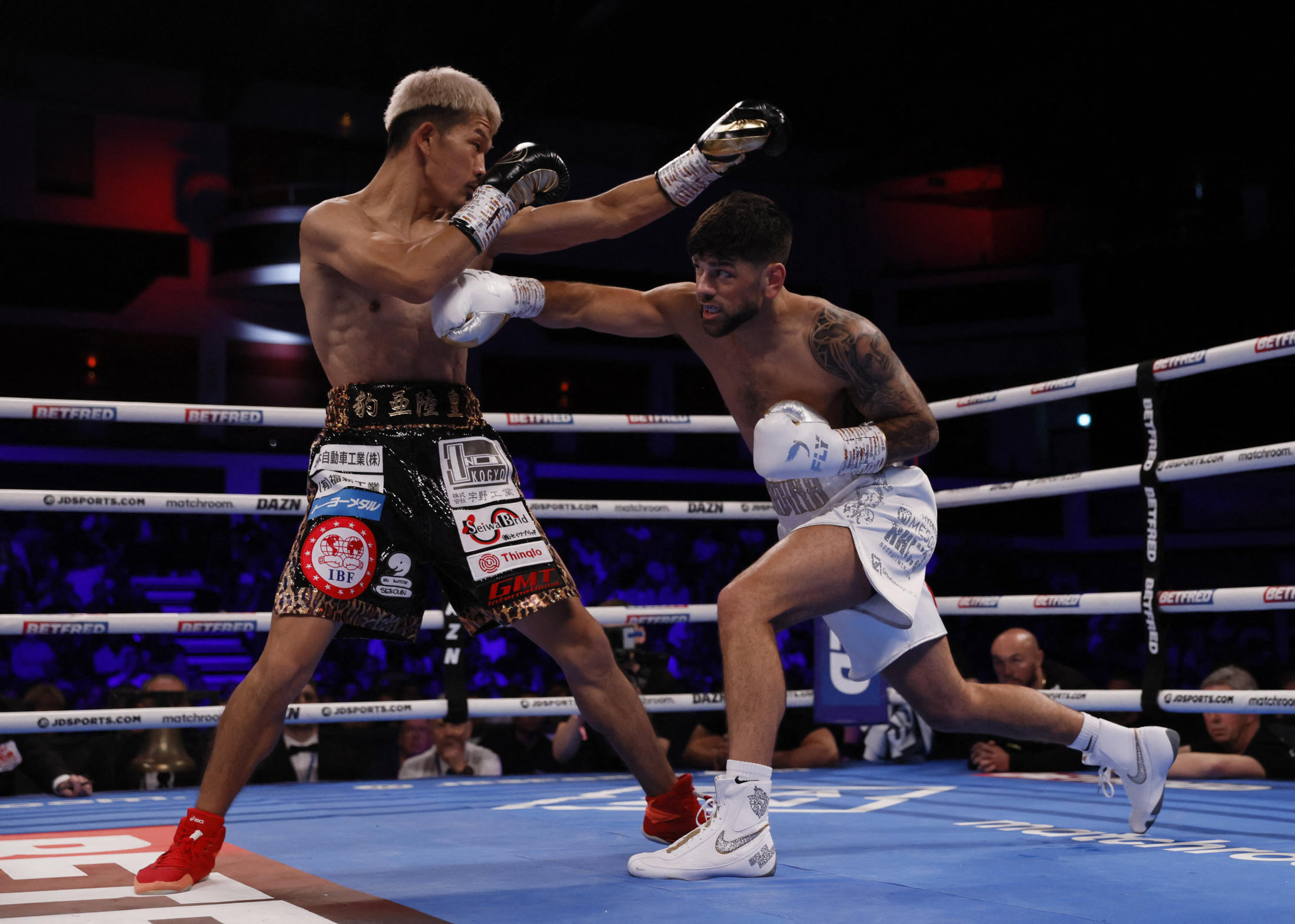 なぜIBF世界王者の尾川堅一は2回ワンパンチKOで王座転落の悪夢を英国に見たのか…「（敵地の雰囲気に）のまれたのがすべて」（Yahoo!ニュース オリジナル THE PAGE）