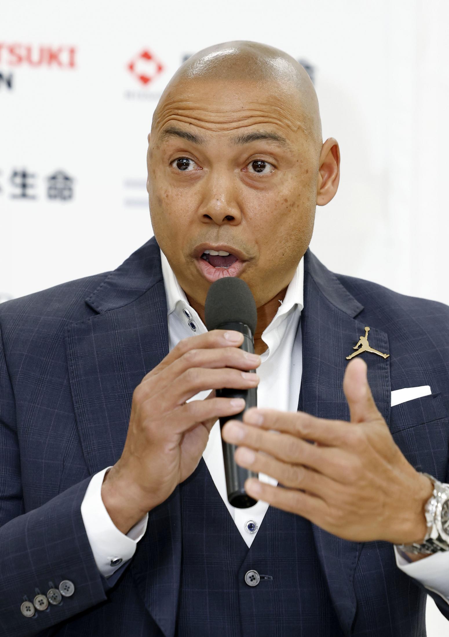 バスケ女子ゲインズ新監督が会見 世界からの尊敬「取り戻す」（共同通信） - Yahoo!ニュース