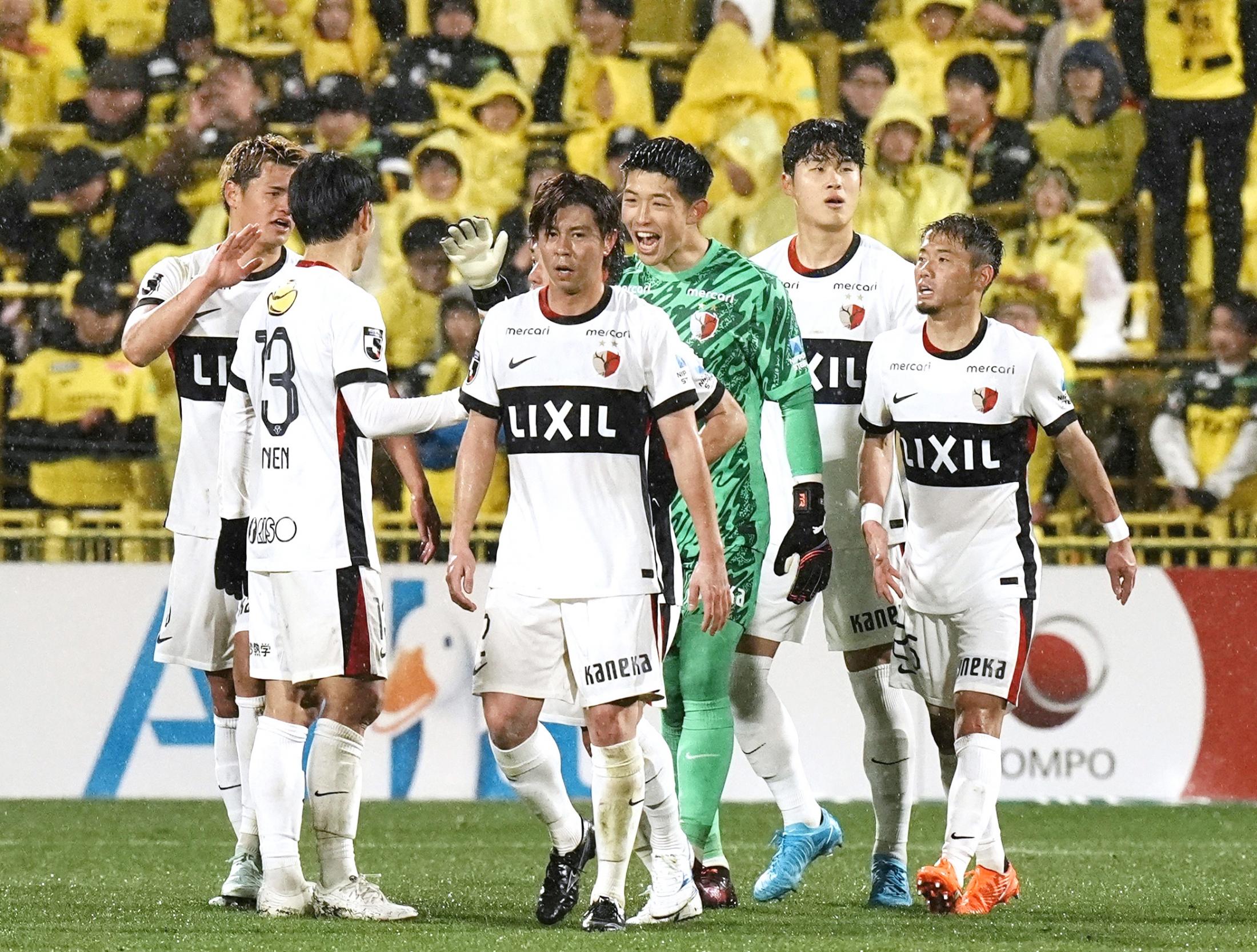 J1、鹿島が上位対決制して首位 柏に3―1、浦和は今季初白星（共同通信） - Yahoo!ニュース