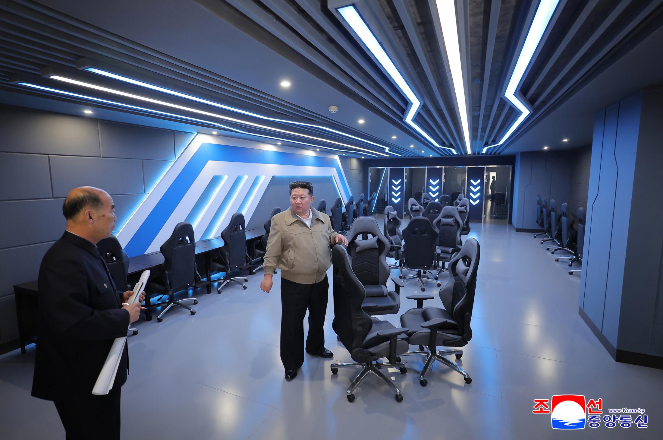 北朝鮮初のゲームセンター 平壌に開業予定、金氏が視察（共同通信） - Yahoo!ニュース