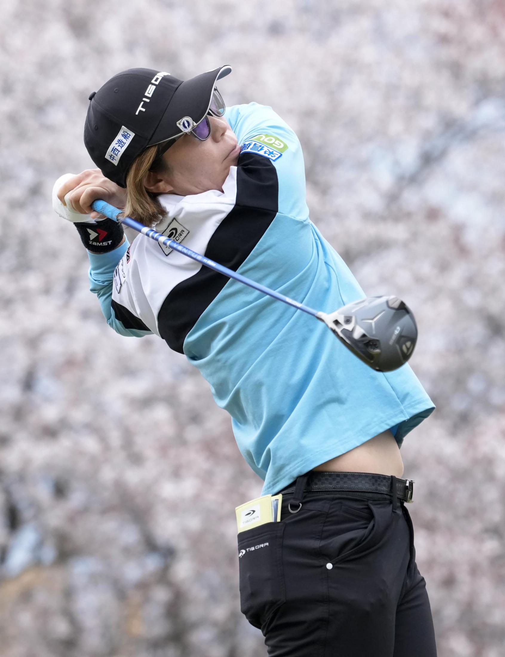 穴井詩、67で単独首位 ヤマハ・レディース葛城第3日（共同通信） - Yahoo!ニュース