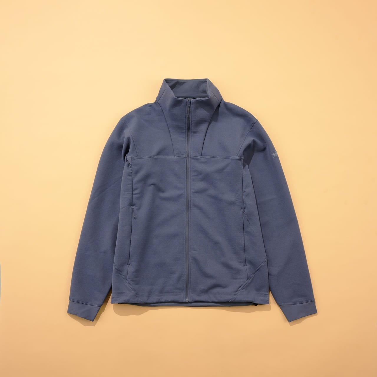 アークテリクス」の春に買うべき名品アウター&トップス3選。街 アークテリクス」の春に買うべき名品アウター&トップス3選。街