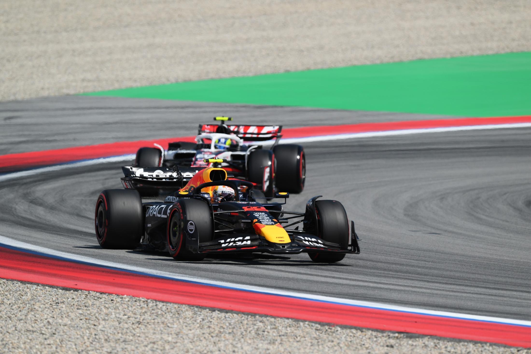 「これはレッドブルにとって大惨事だ」角田裕毅のスペインGPまさかの予選最下位を元F1ドライバーが酷評…本人は「ペースが地獄のように落ちた」と原因不明の失速に困惑し自信を失う（RONSPO ...