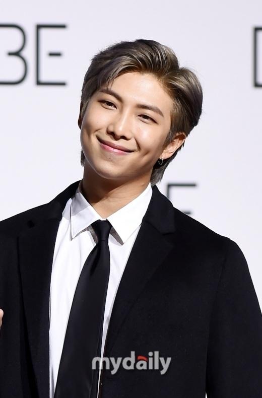 BTSのRM、除隊を控えて親近感のある近況を公開！Silica Gelらとの記念ショットも（Kstyle） - Yahoo!ニュース