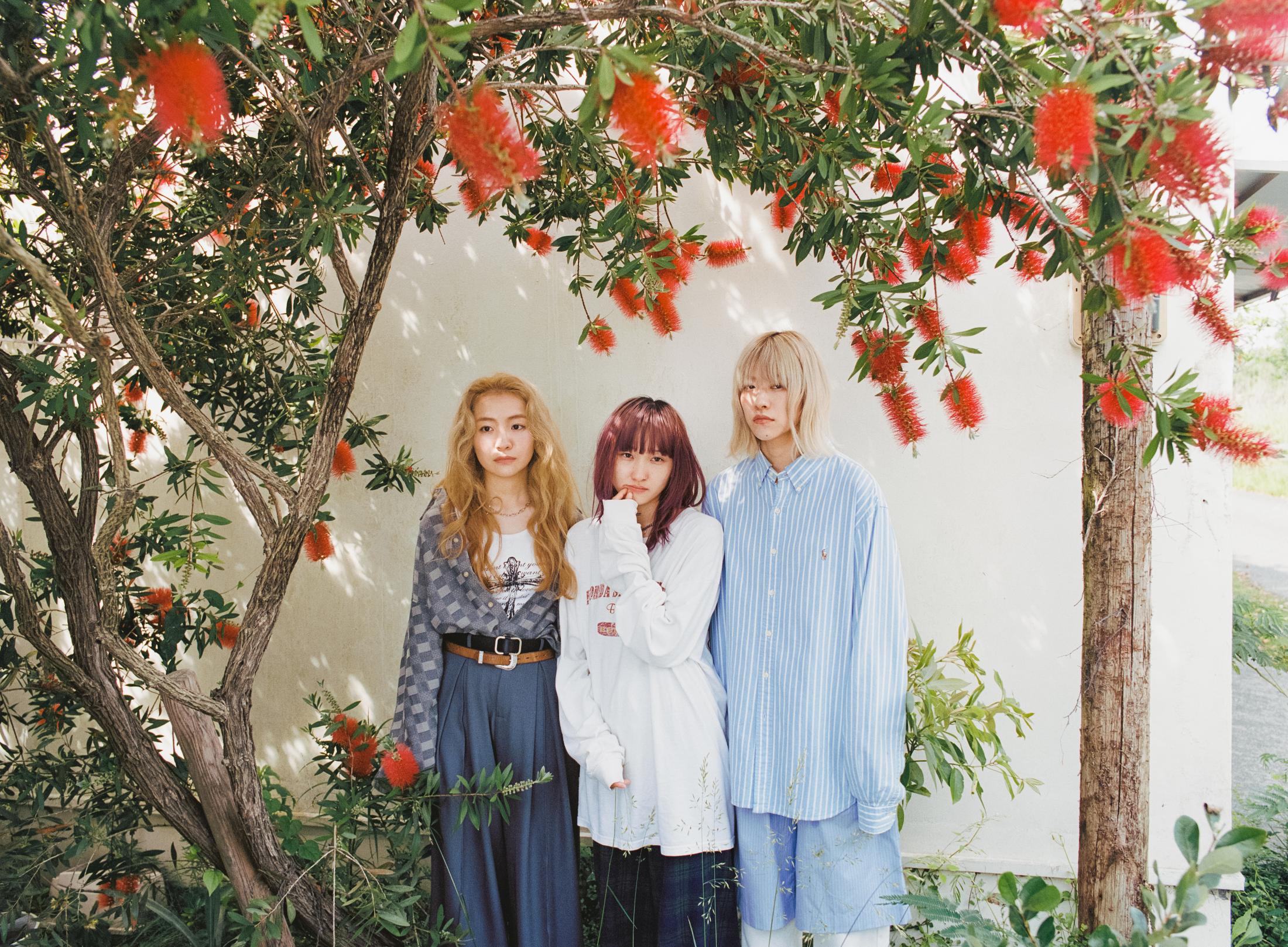 Chilli Beans.新作EPより「pain」先行配信スタート、”生きてる痛み”をエッジと爆発力で表現（Bezzy） - Yahoo!ニュース