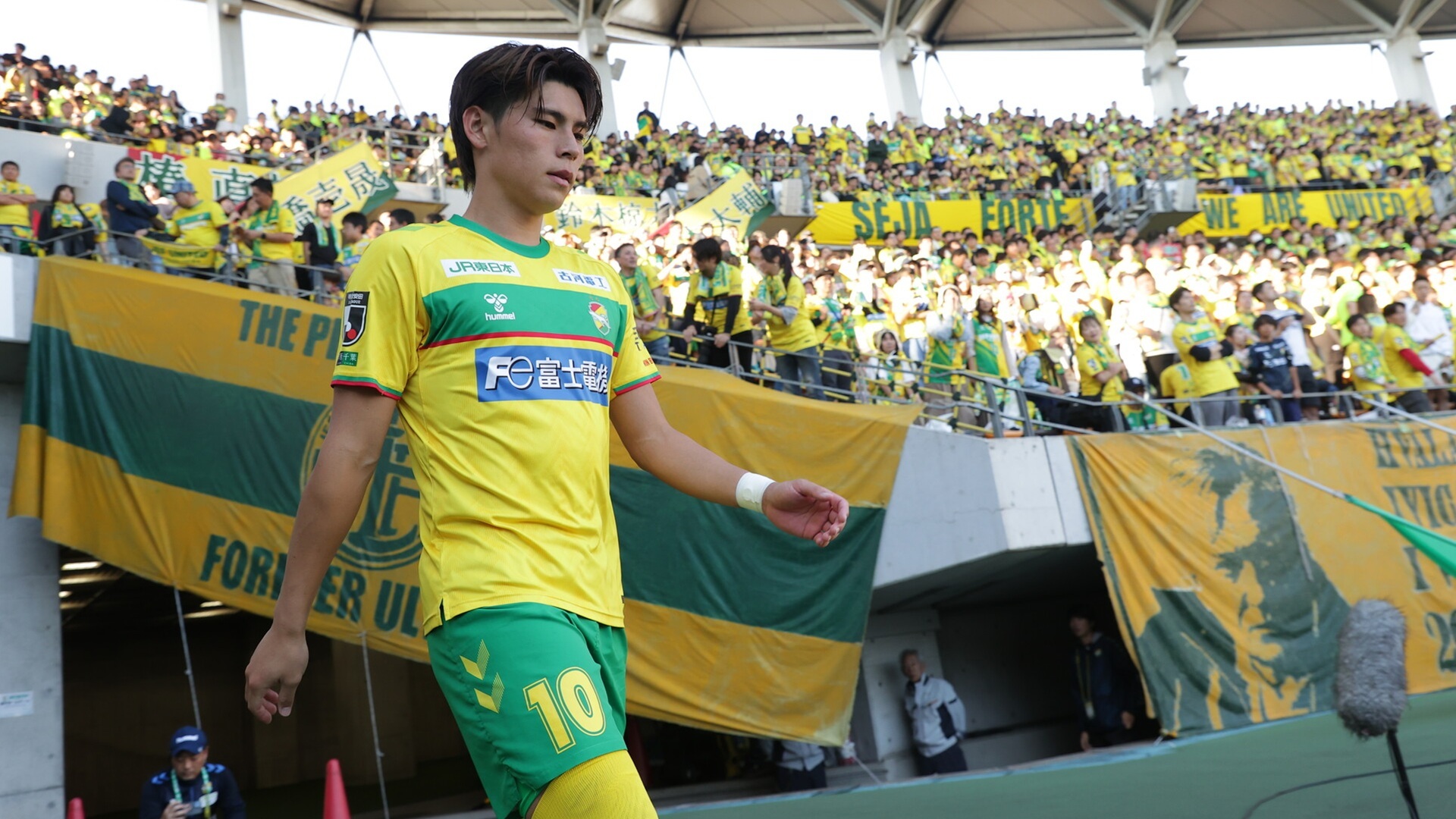 【移籍情報】クラブW杯参戦の浦和が逸材FW補強！ 千葉から昨季J2得点王＆MVPの小森飛絢を完全移籍で獲得「1つでも多くのタイトルを…」 ｜ Jリーグ（DAZN News） - Yahoo!ニュース