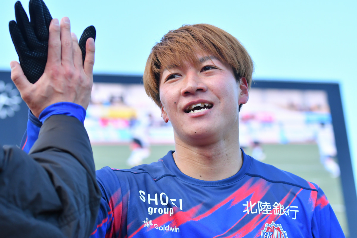 GKの上からネットにズドン！アビスパ福岡に移籍が決まったFW碓井聖生のゴールが凄い！チームを昇格に導いた豪快な一撃（フットボールチャンネル） - Yahoo!ニュース