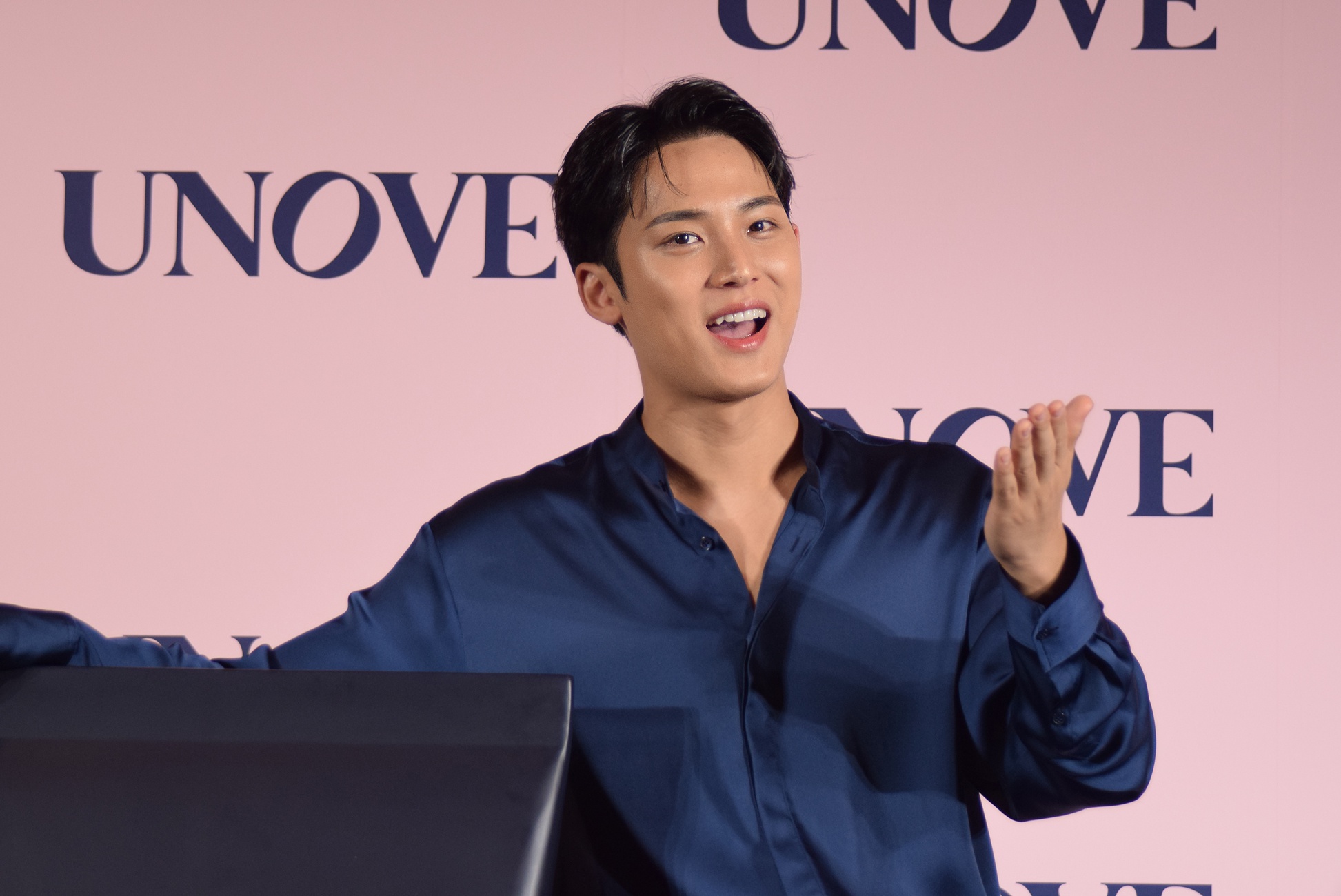 SEVENTEENミンギュ、投げキッスとともにUNOVEの最新ヘアケア製品をアピール「ロングヘアにして髪の柔らかさを実感したい」（ウォーカープラス） - Yahoo!ニュース