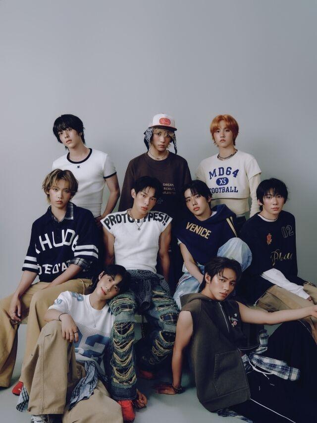 AHOF、1stミニアルバム「WHO WE ARE」最後のコンセプトフォトを公開（Kstyle） - Yahoo!ニュース