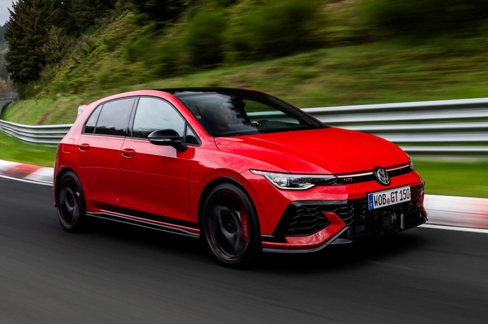 VW 歴代最速ハッチバック『ゴルフGTIエディション50』発表 シャシー、タイヤも専用開発（AUTOCAR JAPAN） - Yahoo!ニュース