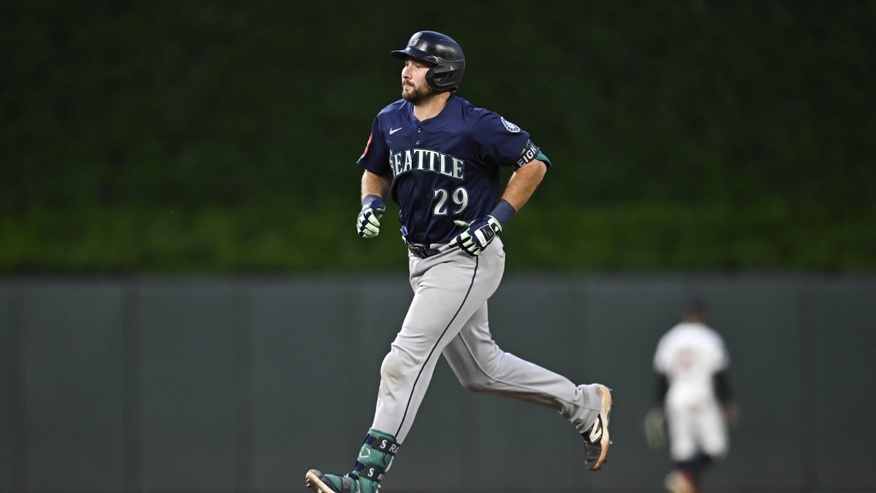 【MLB】マリナーズ・ローリーが止まらない！ 4試合連発となる32号アーチ 「ボンズ超え」の可能性も（MLB.jp） - Yahoo!ニュース