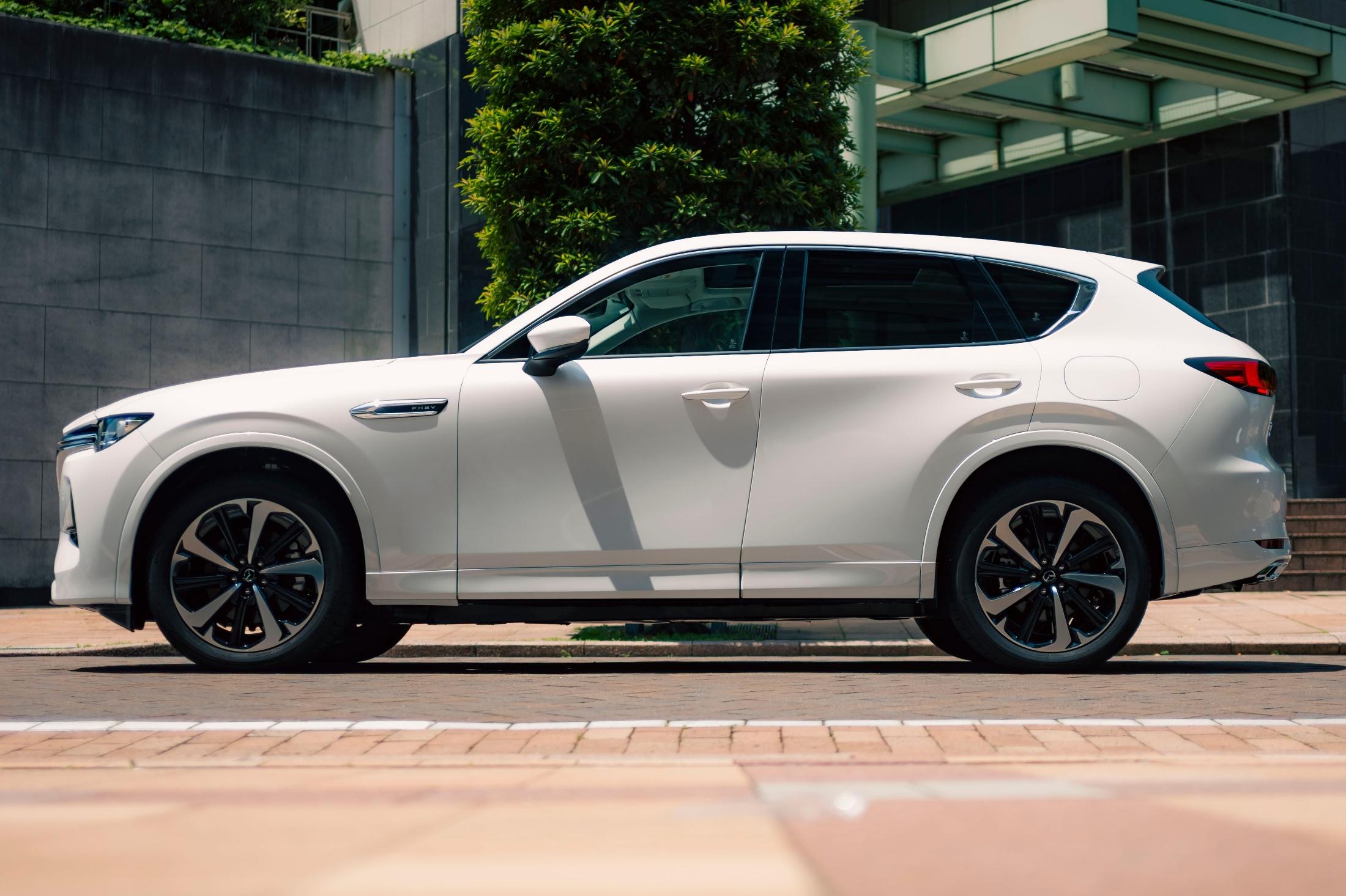 新型マツダCX-60 PHEV Premium Modernは、“夢”が膨らむSUVだ!!! ユーノス、アマティの流れを汲む高級車に迫る（GQ JAPAN） - Yahoo!ニュース