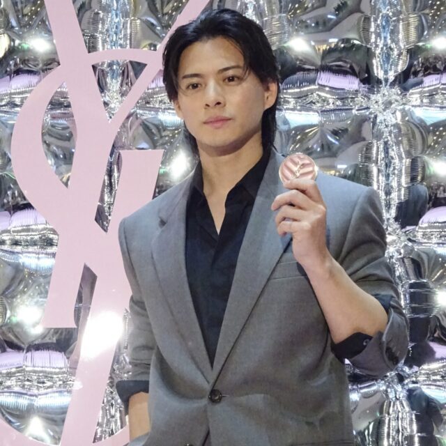 【平野紫耀】YSL BEAUTYのチークでセクシーな雰囲気に（VOCE） - Yahoo!ニュース