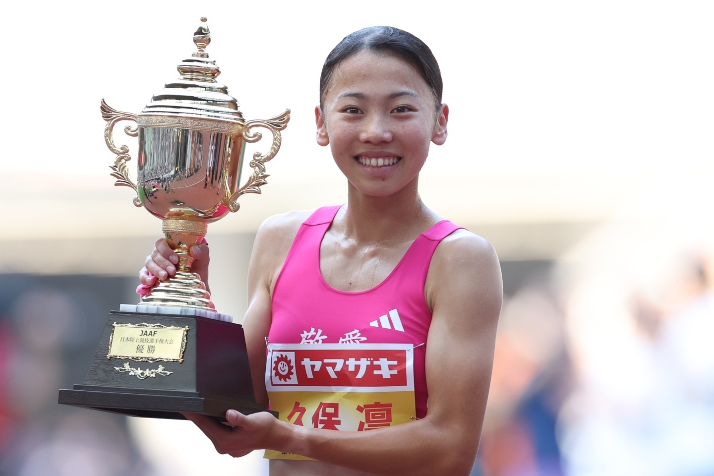 久保凛が日本新記録の大快挙!! 17歳の“スーパー女子高生”が800m連覇、世界陸上代表入りに前進【日本選手権】（THE DIGEST） - Yahoo!ニュース