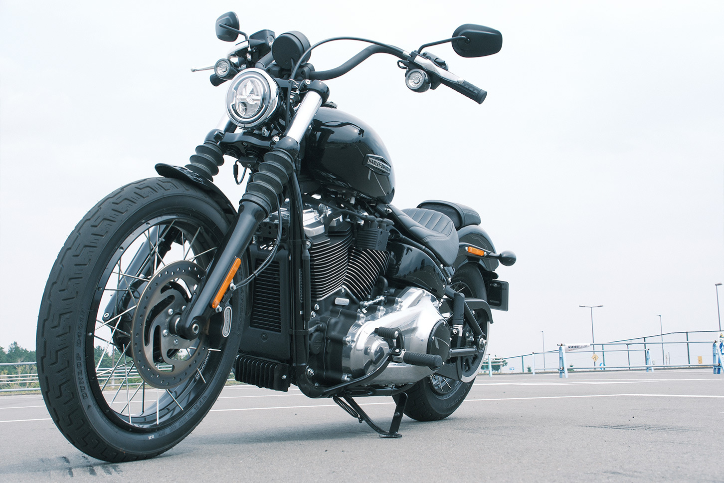 ハーレーの新型「ストリートボブ 117」は最高に楽しい正統派チョッパー！ 軽快さと重厚感を両立したクールな一台【試乗レビュー】（KURU KURA（くるくら）） - Yahoo!ニュース