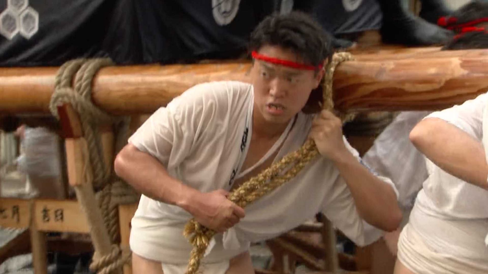 「きついっすね、でももっとやらないかんす」名誉と責任 ”赤手拭” になった大学生（18）【博多祇園山笠】（RKB毎日放送） - Yahoo!ニュース