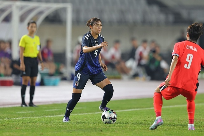 まさかWEリーグMVPまで…両SBにFWを起用する超攻撃的布陣。韓国と痛恨ドローのなでしこ、ニールセン監督が見せた強気の采配【現地発】（SOCCER DIGEST Web） - Yahoo!ニュース