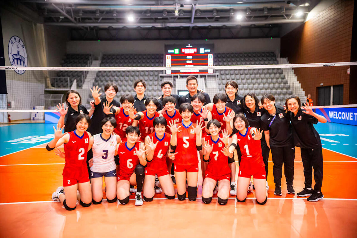 U19女子日本代表は7位に！ 優勝トロフィーを手にしたのはブルガリア代表（バレーボールキング） - Yahoo!ニュース