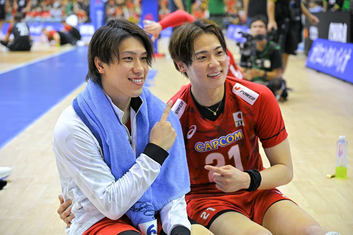 【男子バレー】192cm永露元稀と178cm大宅真樹のセッター争い…ロラン・ティリ監督が語る対照的なふたりの評価（THE DIGEST） - Yahoo!ニュース