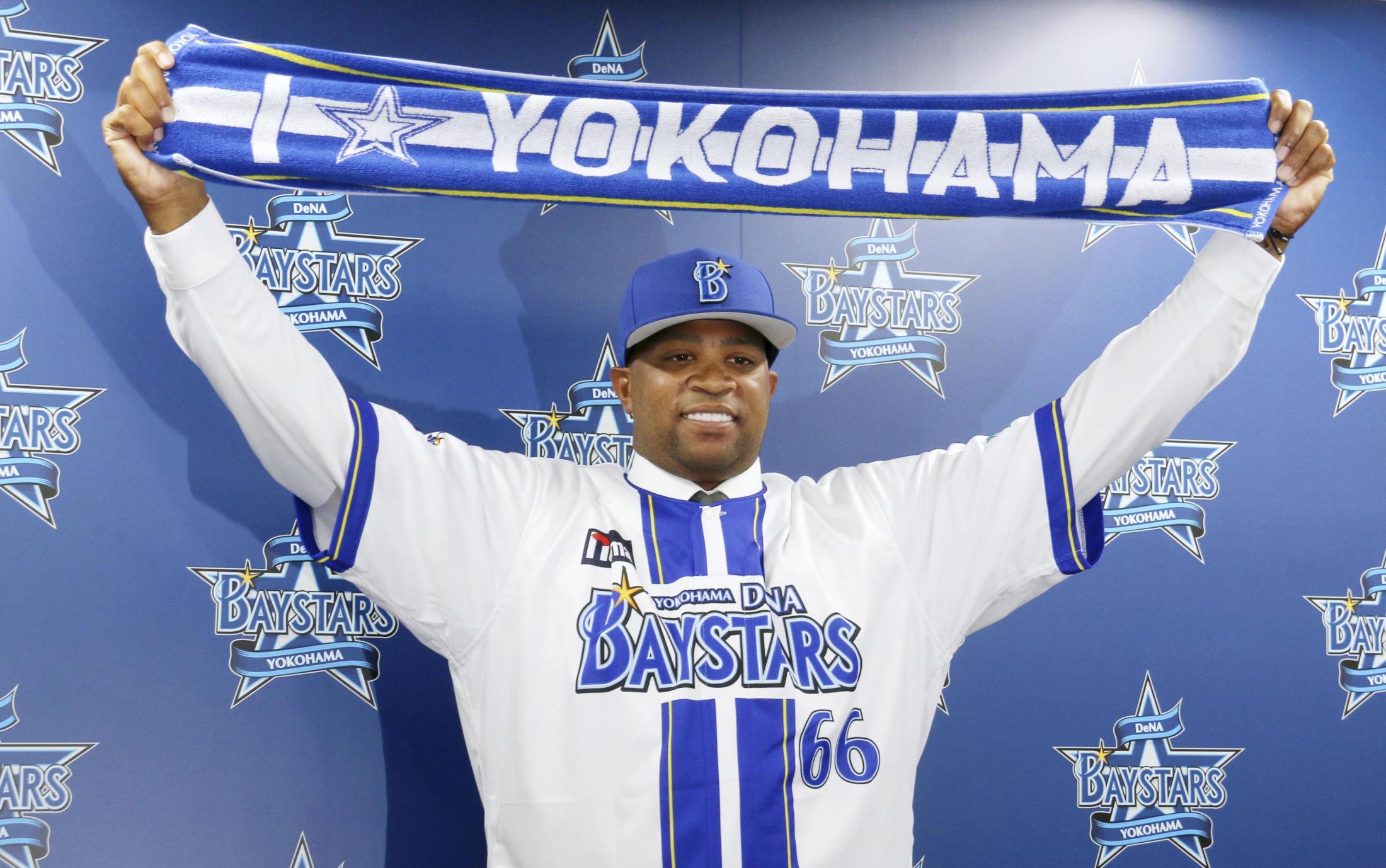 DeNAビシエド「まだできる」 元中日の内野手、入団会見（共同通信） - Yahoo!ニュース