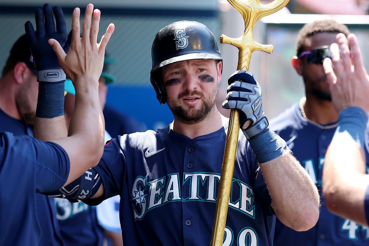 「誰も止められない！」マリナーズ捕手が放った両リーグトップの“41号ソロアーチ”に米衝撃「狂ってる」「ジャッジよりも優秀」（THE DIGEST） - Yahoo!ニュース