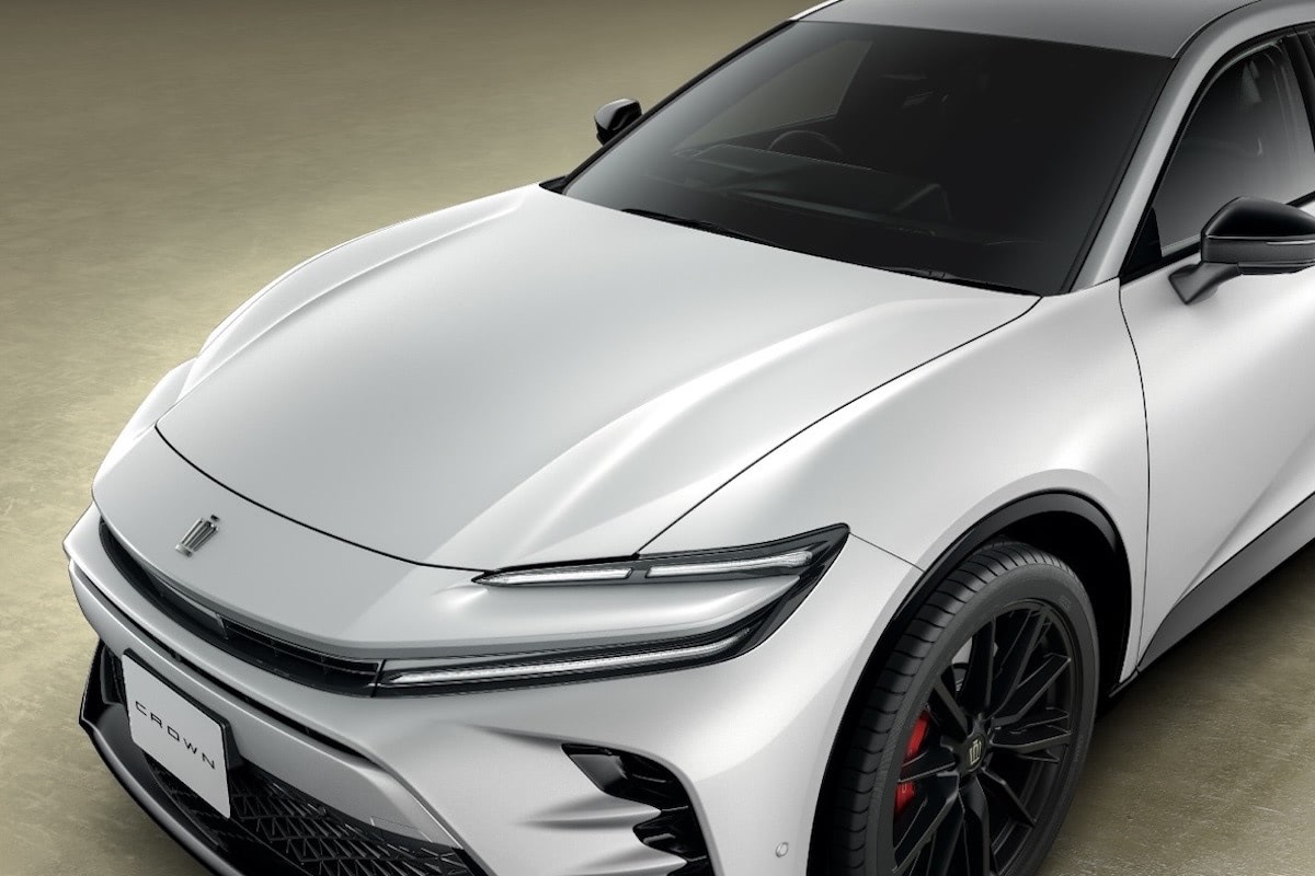 明日発売のクラウンスポーツ！見た目重視で手ごろな新グレードと70周年特別仕様車を設定（ドライバーWeb） - Yahoo!ニュース