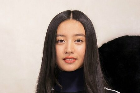 Kōki,脚長すぎ！ルイ・ヴィトンのへそ出し私服コーデにSNS注目 カメラマンは姉のCocomi（LIMO） - Yahoo!ニュース