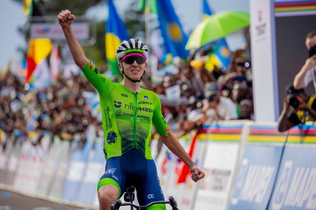 タデイ・ポガチャルがロード2連覇 難コースを66km独走でレムコら振り切りTTの雪辱｜UCIロード世界選手権（FUNQ） - Yahoo!ニュース