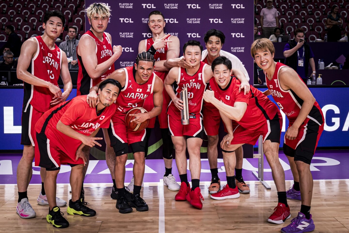 グアムに快勝の日本、グループ2位で決勝トーナメントへ！富永啓生が2戦連続最多20得点、チームで3P20本成功＜DUNKSHOOT＞（THE DIGEST） - Yahoo!ニュース