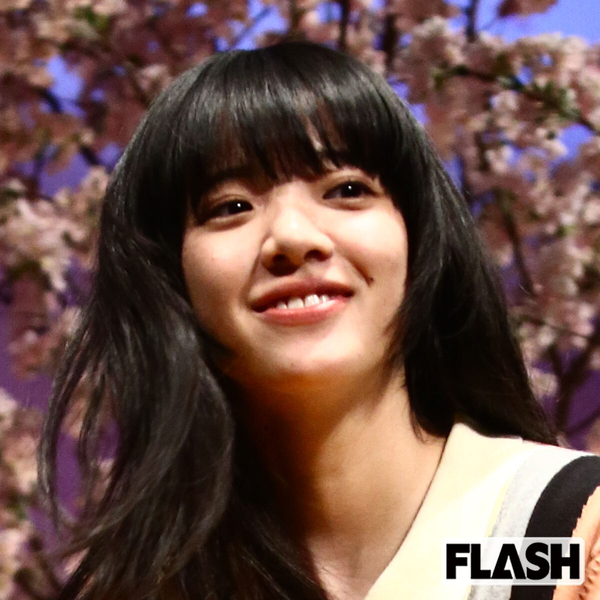 あいみょん「腕にタトゥ」写真で寄せられたガッカリの声…中高年層からの“熱烈支持”が裏目に（SmartFLASH） - Yahoo!ニュース