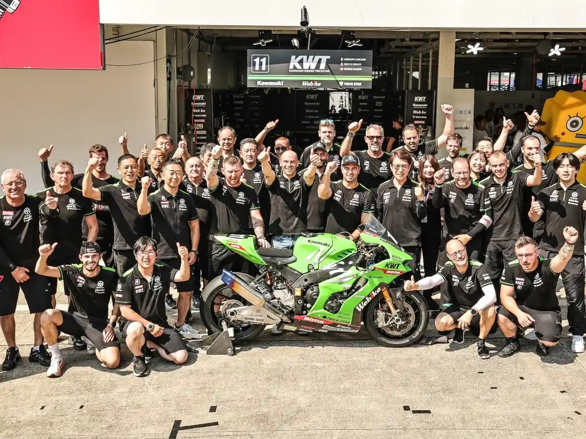 【チームKWT】灼熱の鈴鹿8耐、Team Kawasaki Webike Trickstar、総合8位で完走 シリーズ首位に5ポイント差3位へ！（Webikeプラス） - Yahoo!ニュース