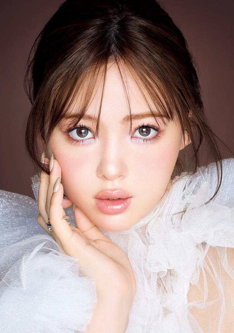 藤田ニコルがお手本！今どき"バブみ”フェイスの作り方（MAQUIA ONLINE） - Yahoo!ニュース