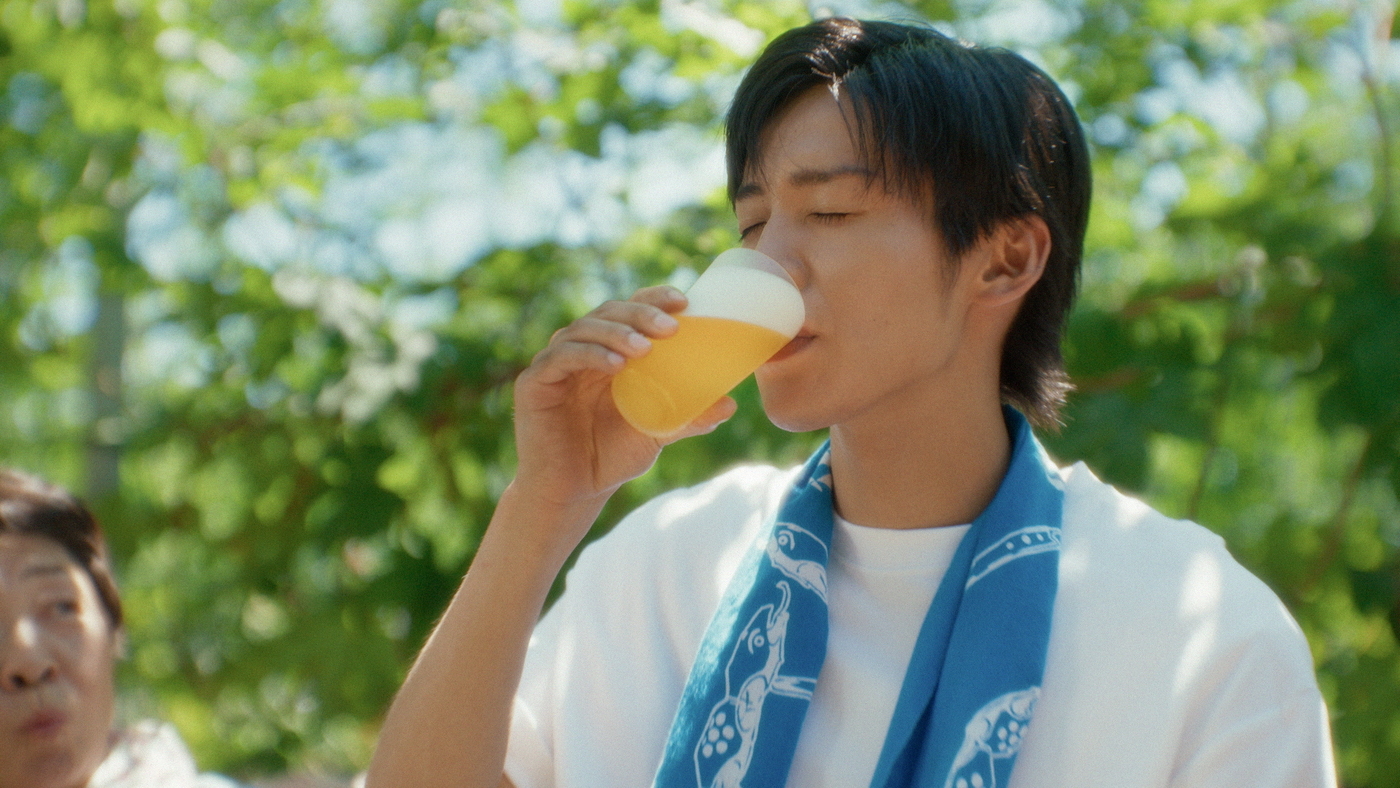 目黒蓮がホップ農家の畑仕事に初挑戦！「キリンビール 晴れ風」 新TVCM「晴、風、土。」収穫篇放映開始（THE FIRST TIMES） - Yahoo!ニュース