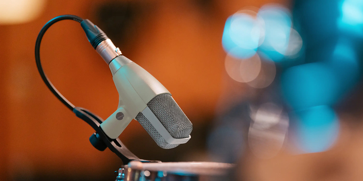 ゼンハイザー、マイクロフォン「MD 421 Kompakt」の80周年記念ヴィンテージグレーモデル（PHILE WEB） - Yahoo!ニュース